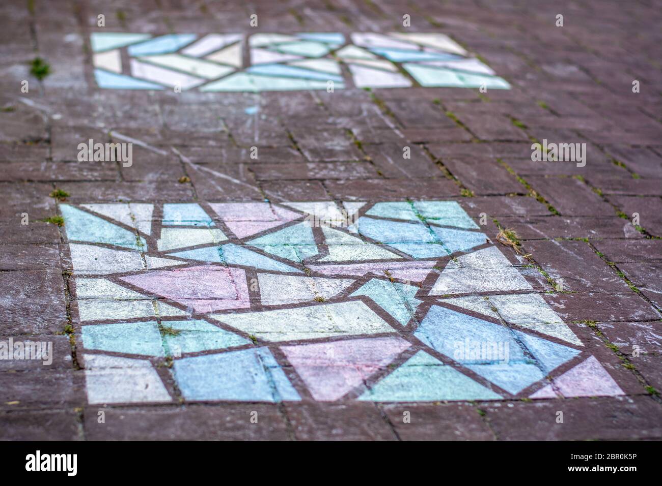 Chalk drawings are popping up on sidewalks during coronavirus covid-19 ...