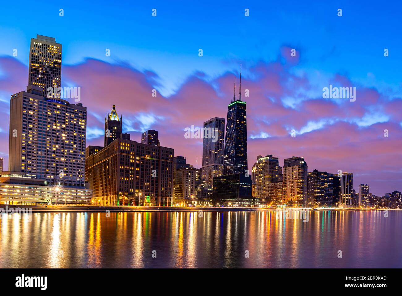Chicago ohio beach night hi-res stock photography and images - Alamy