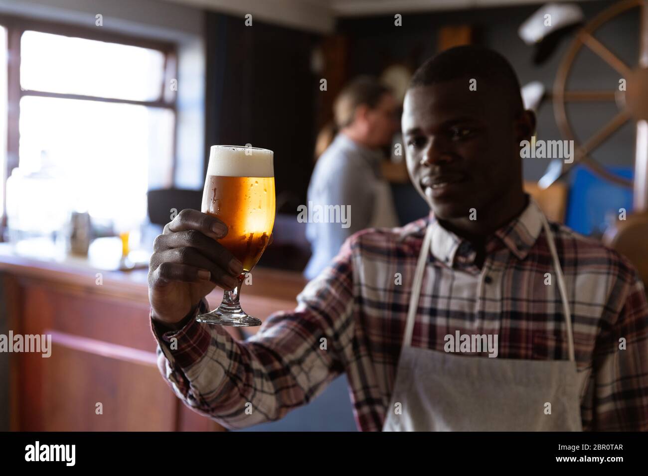 Pub working hi-res stock photography and images - Alamy
