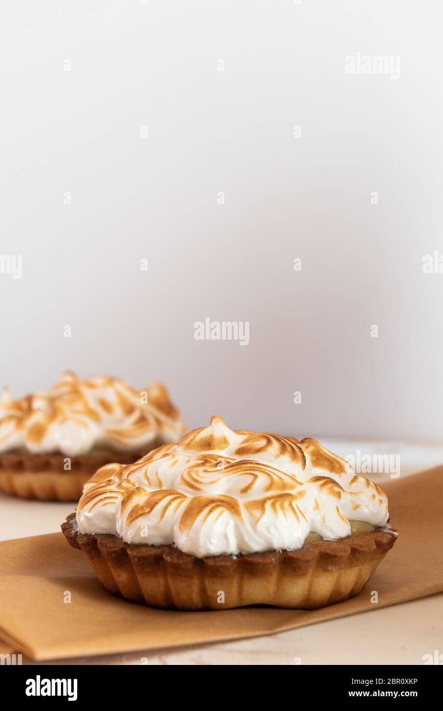 Meringue french hi-res stock photography and images - Alamy