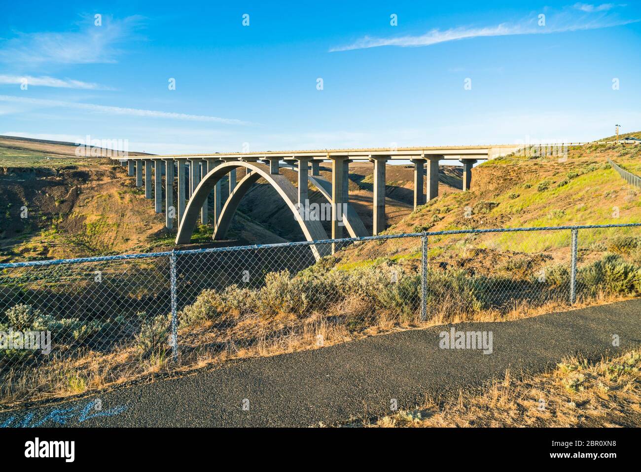 Old concrete bridges hi-res stock photography and images - Alamy