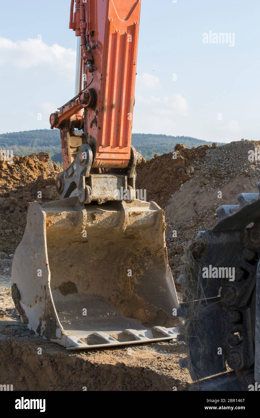 Excavator with grab hi-res stock photography and images - Alamy