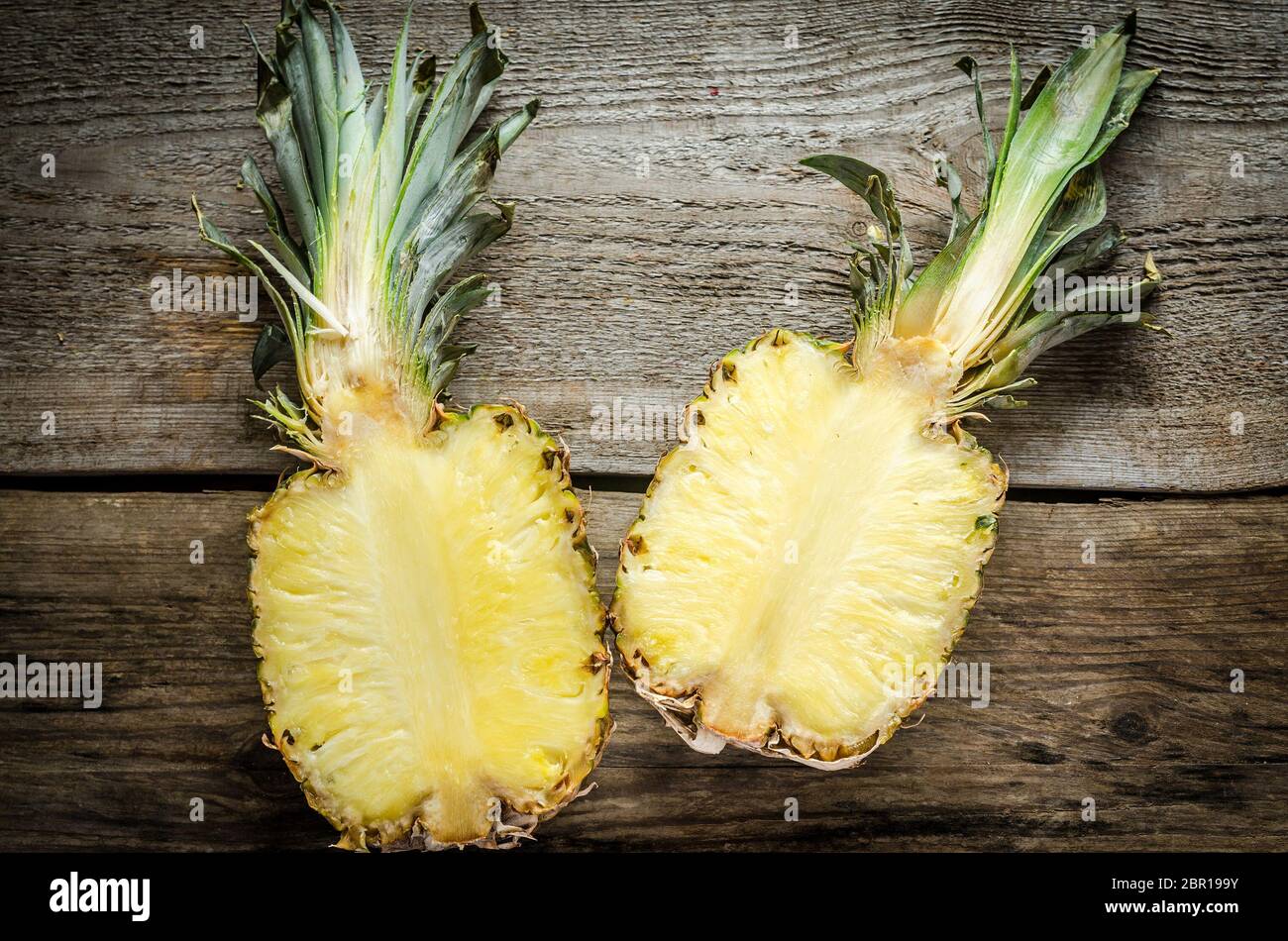 Pineapple cross section Stock Photo - Alamy