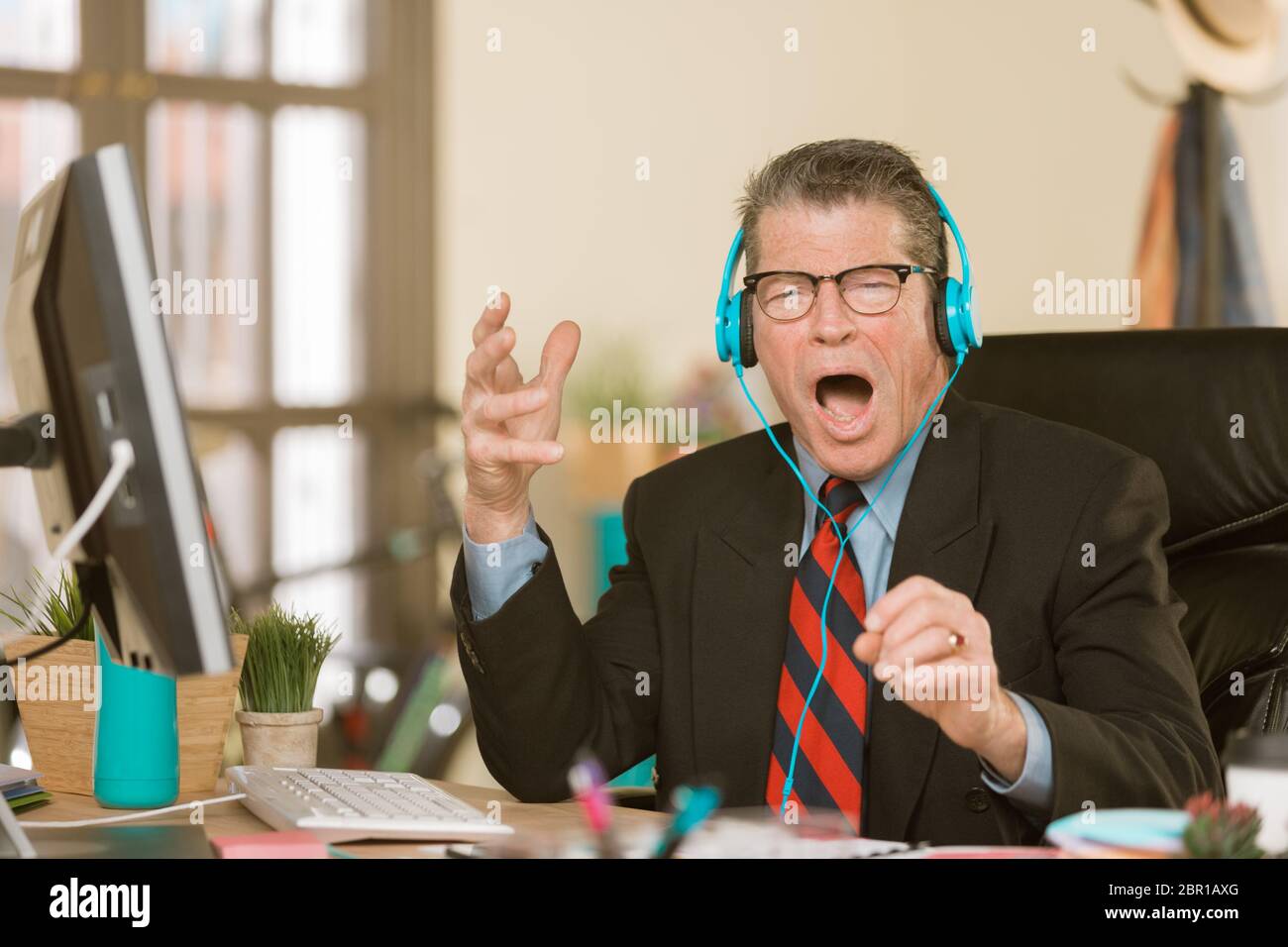 Singing desk hi-res stock photography and images - Alamy