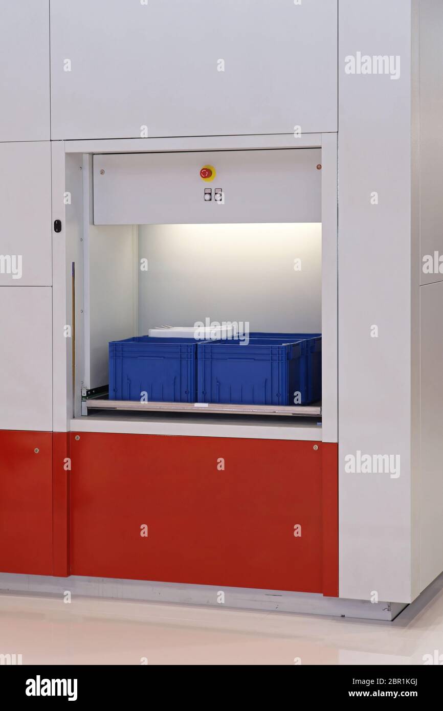 Automated Storage and Retrieval System in Warehouse Stock Photo - Alamy