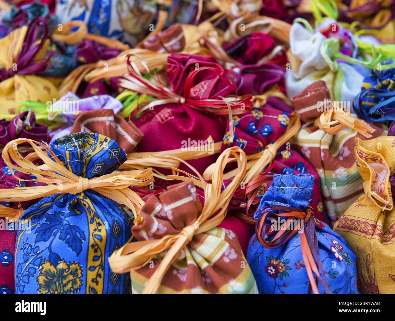 Straw string hi-res stock photography and images - Alamy