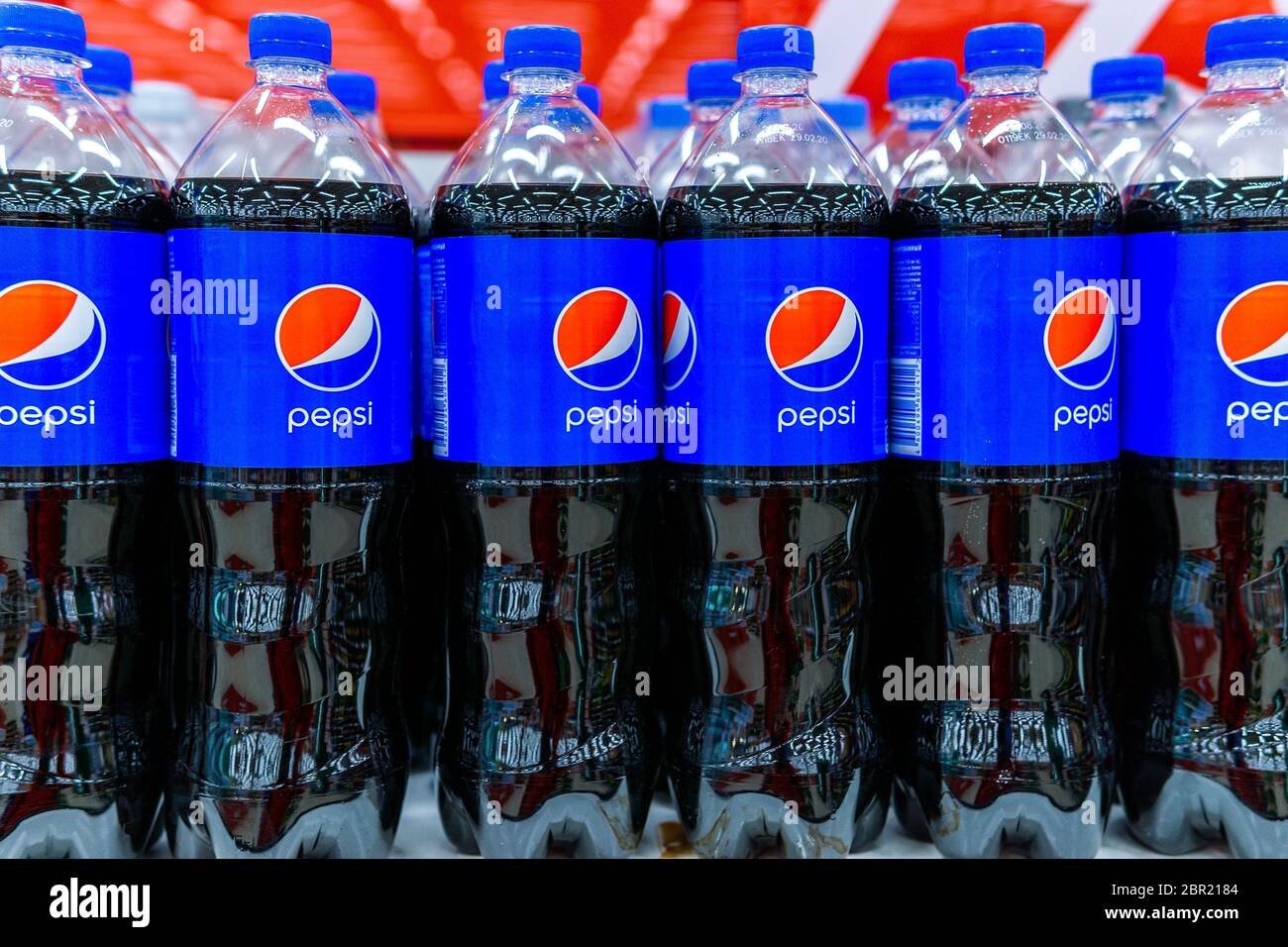 Pepsi store shelves hi-res stock photography and images - Alamy