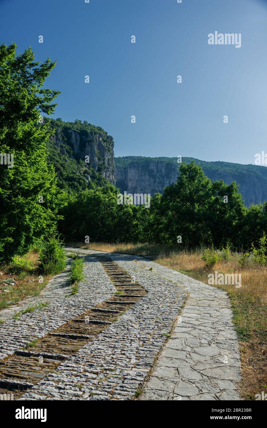 Monodendri village, one of the most beautiful picturesque villages in ...