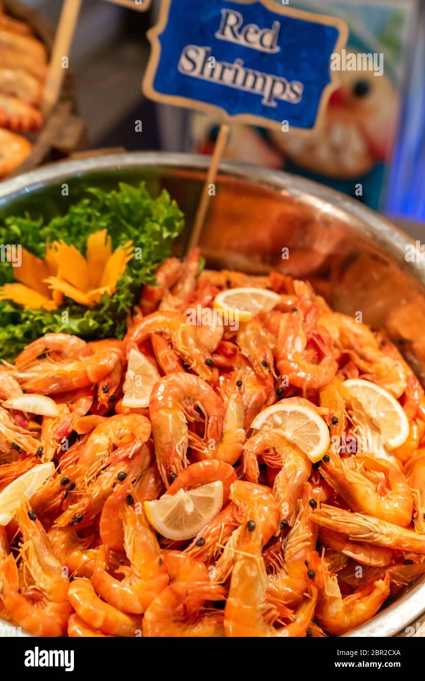 Red Shrimp in Seafood on ice buffet bar Stock Photo - Alamy