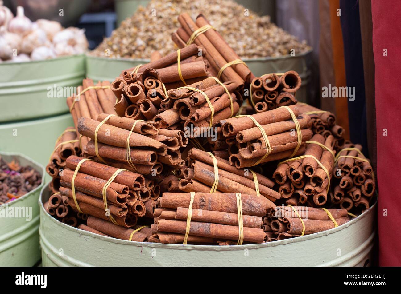 Stickcinnamon hi-res stock photography and images - Alamy