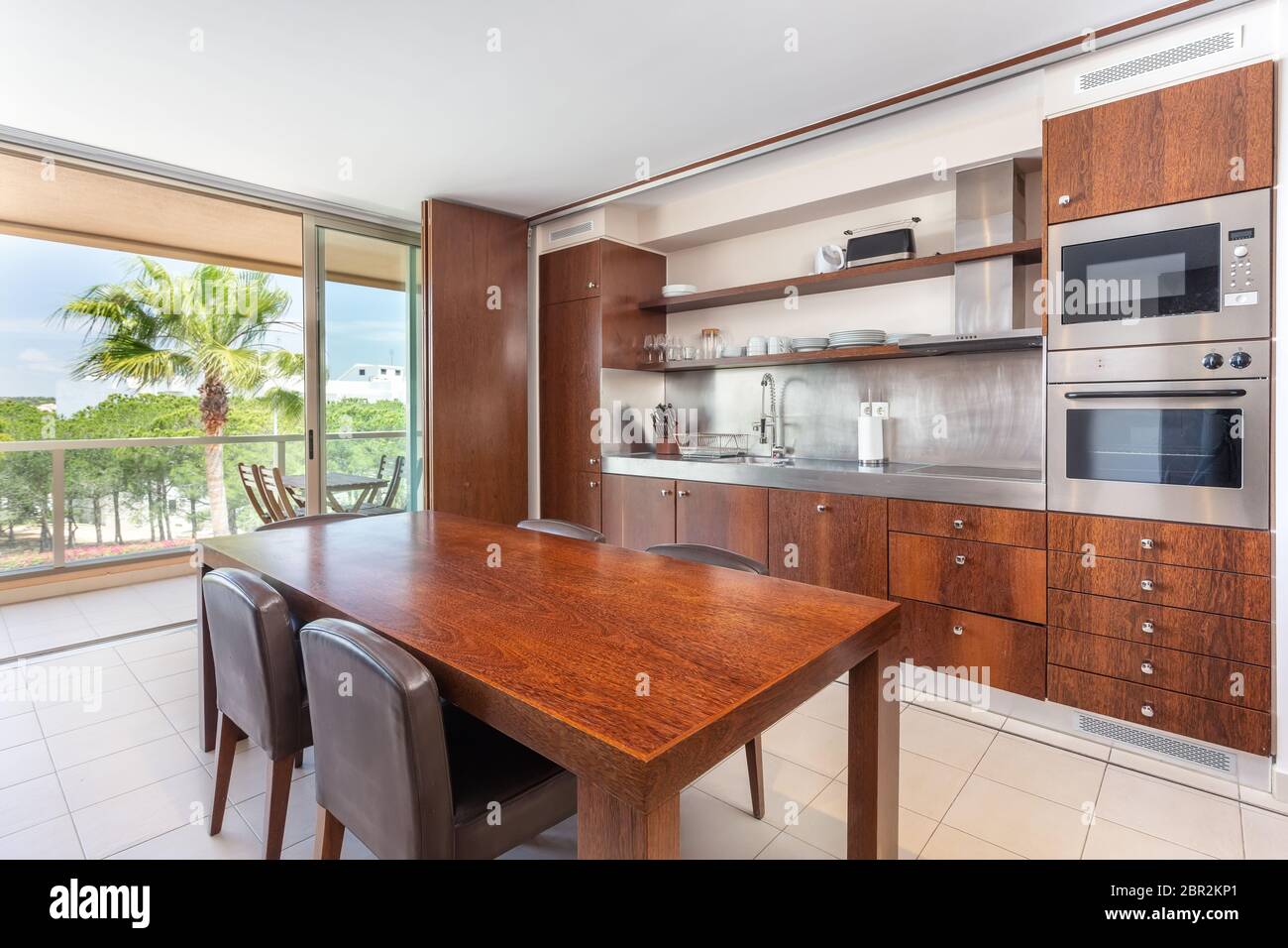 Kitchen and terrace hi-res stock photography and images - Alamy