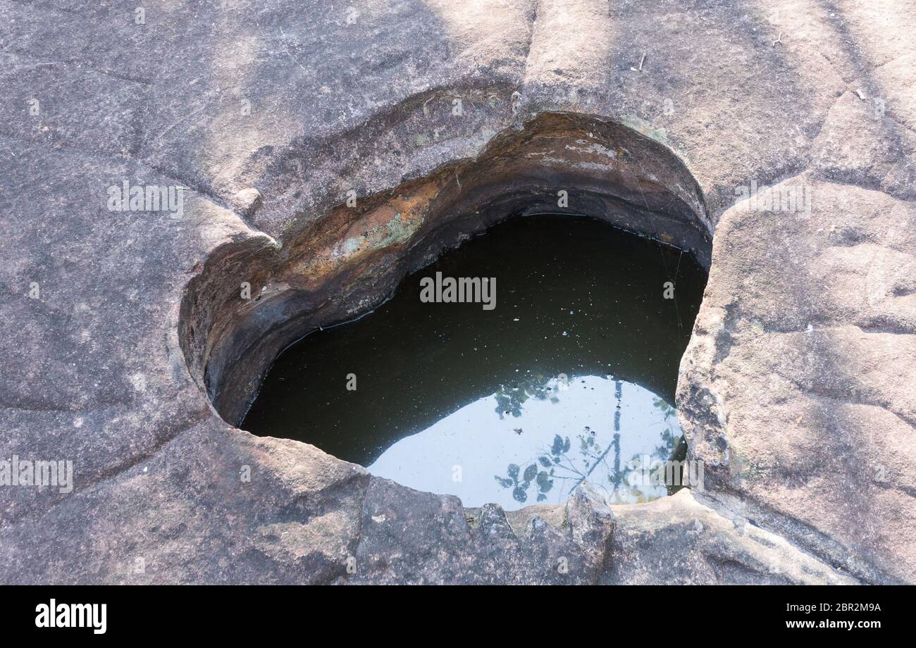 Heart shape pond hi-res stock photography and images - Alamy