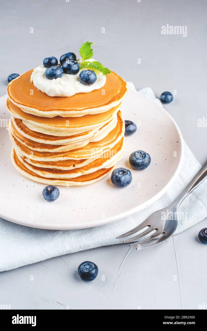 Stack of pancakes with fresh blueberry Stock Photo - Alamy