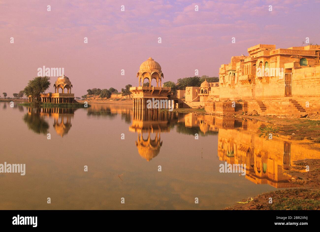 Gadi Sagar Temple and Lake, Jaisalmer, Rajasthan, India Stock Photo - Alamy