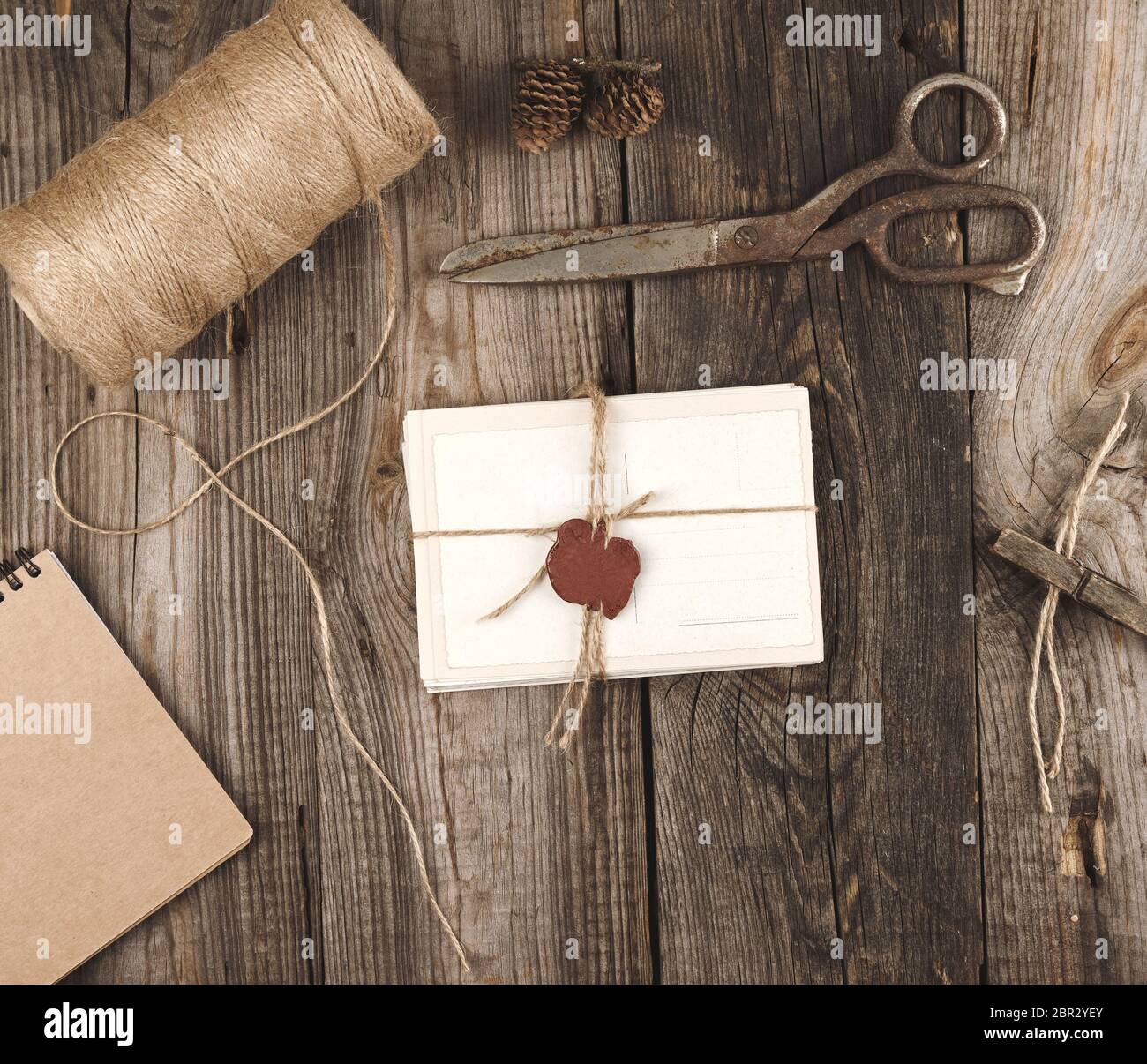 Empty cards hi-res stock photography and images - Alamy