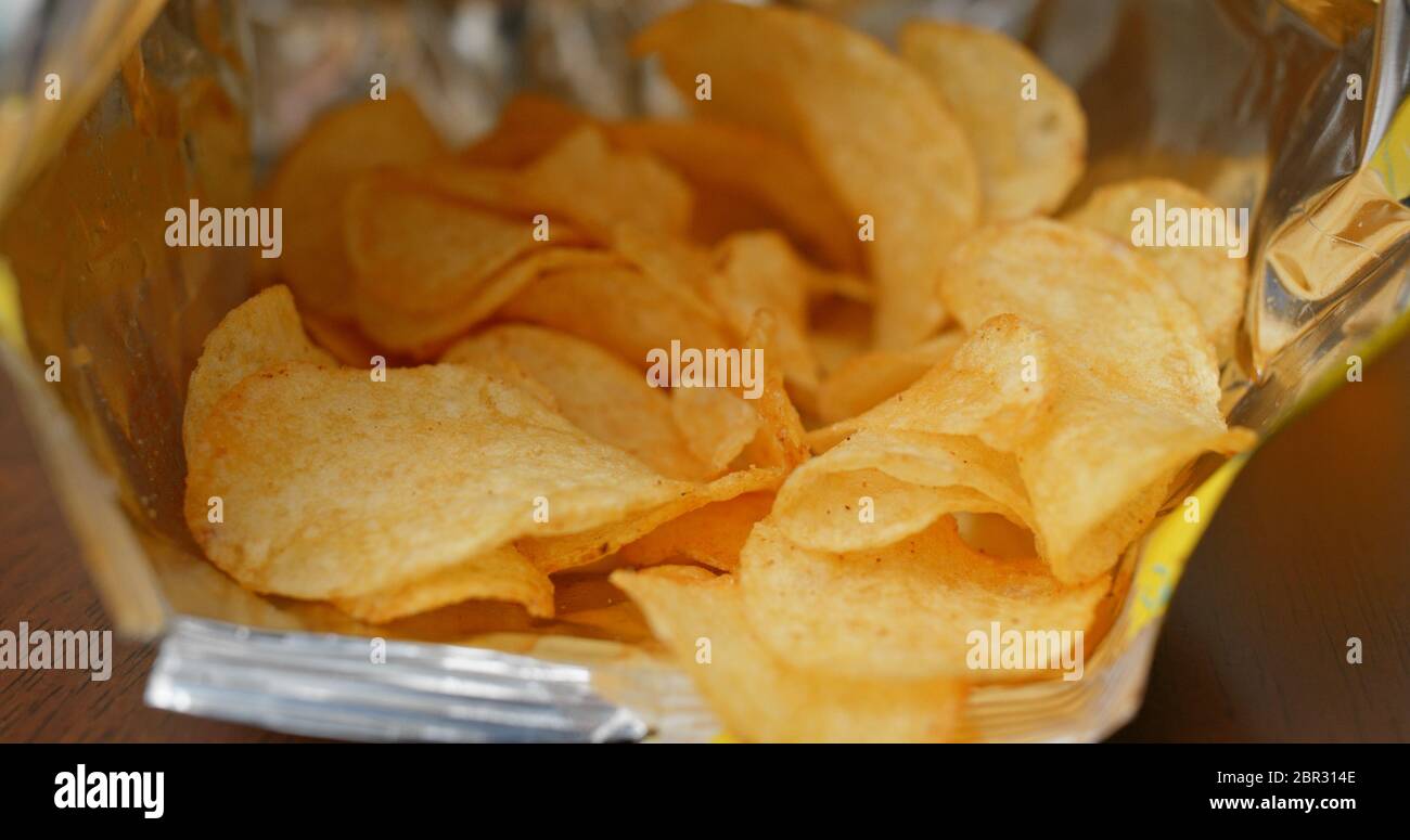 Pack of potato chip Stock Photo - Alamy