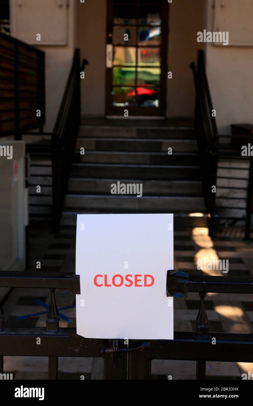 Temporarily closed door hi-res stock photography and images - Alamy