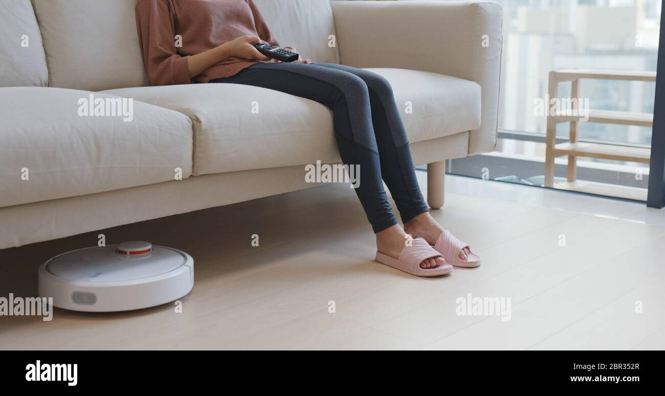 Asian woman vacuuming hi-res stock photography and images - Alamy