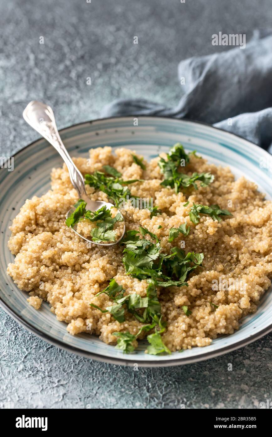 Portion of cooked quinoa Stock Photo - Alamy