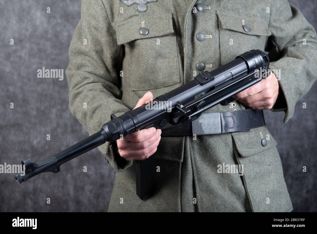 Second world war German soldier with a machine gun Stock Photo - Alamy
