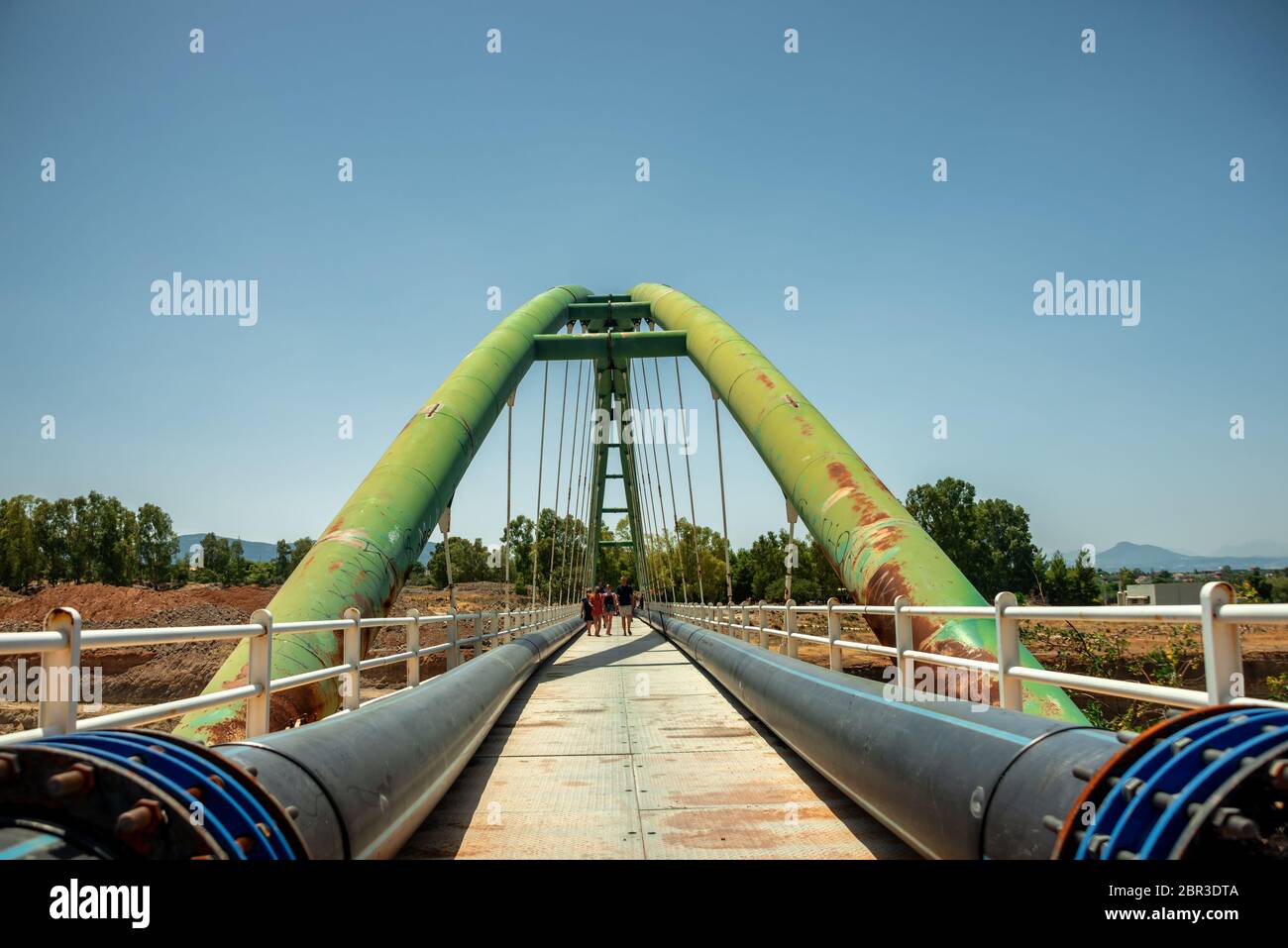 Hinged arched bridge hi-res stock photography and images - Alamy