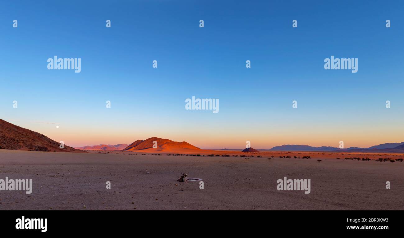 Moon rise at sunset hi-res stock photography and images - Alamy