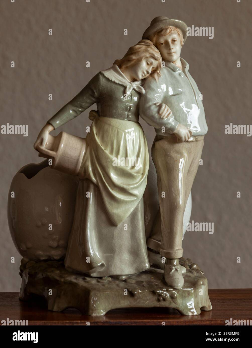 Porcelain sculpture image hi-res stock photography and images - Alamy