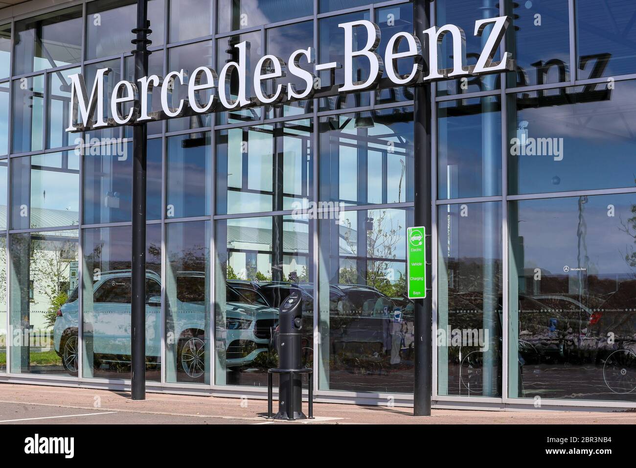 Showroom view hi-res stock photography and images - Alamy