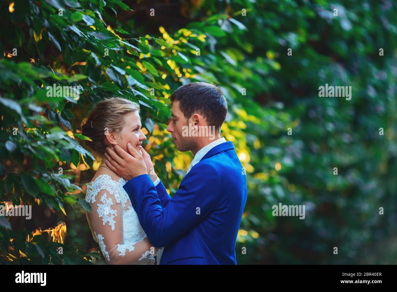 Summer bride hi-res stock photography and images - Alamy