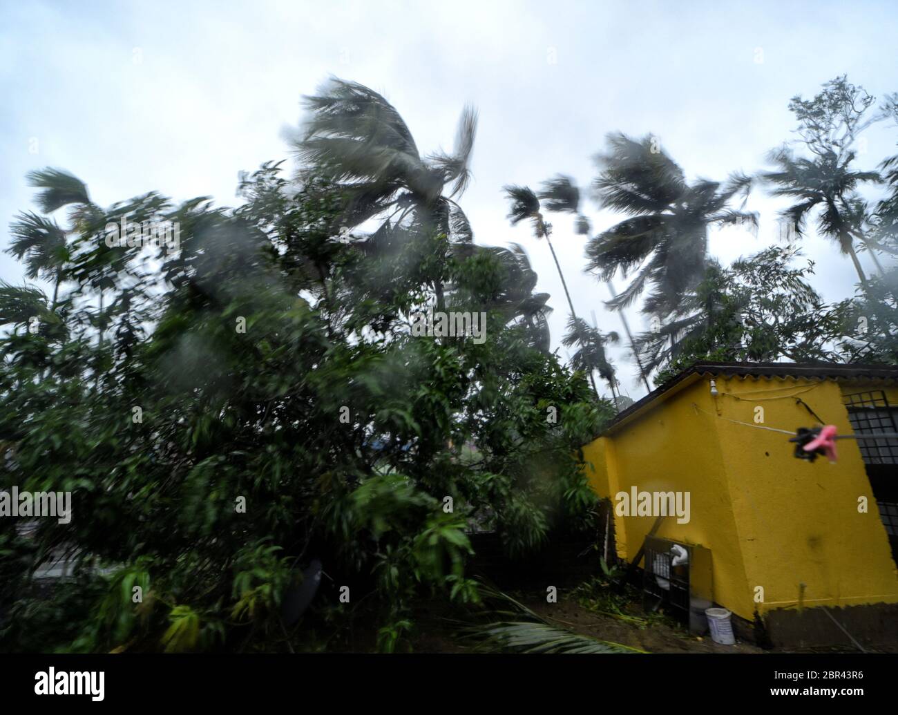 Super cyclone hi-res stock photography and images - Alamy