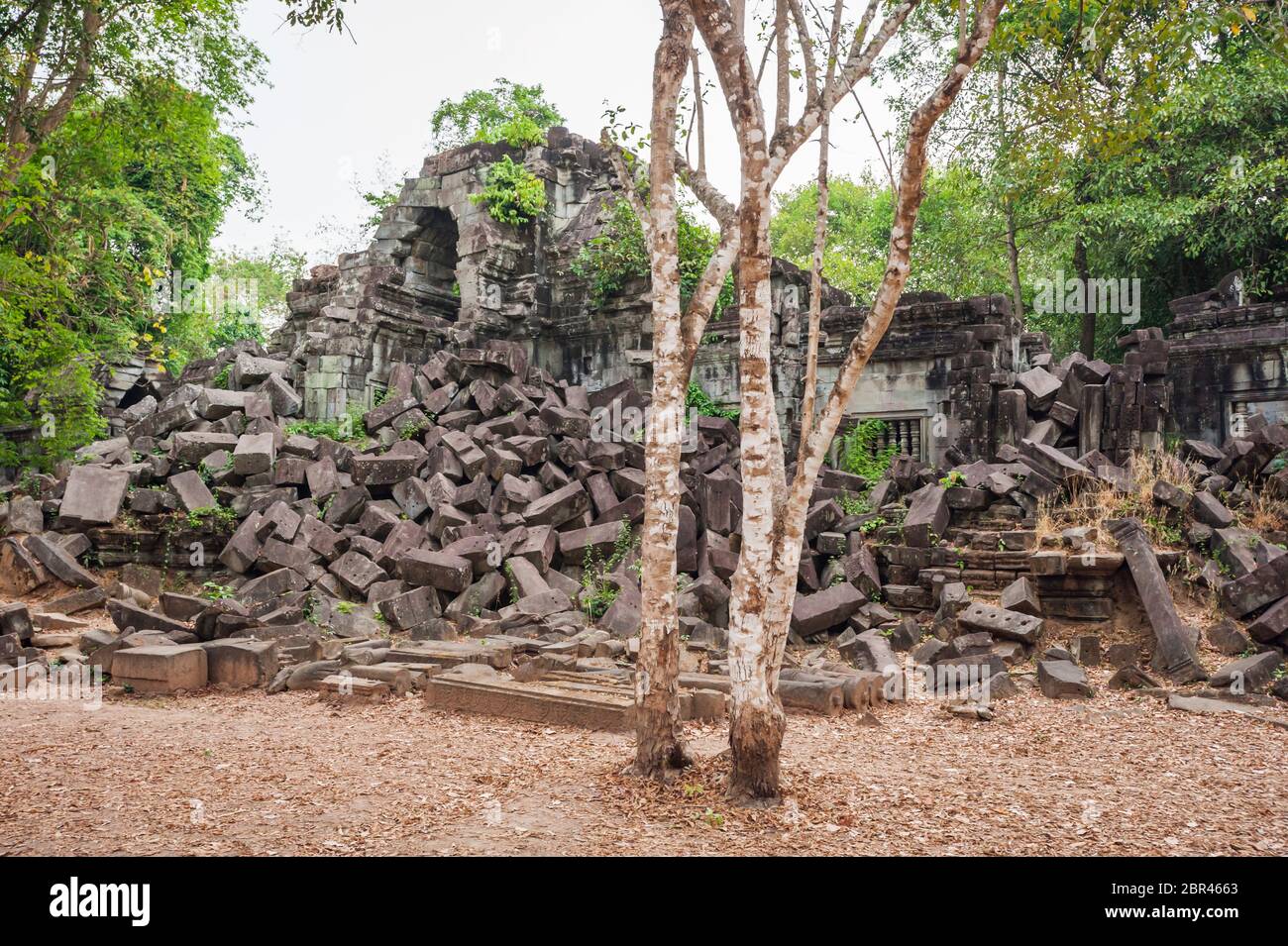 Falling down temple hi-res stock photography and images - Alamy