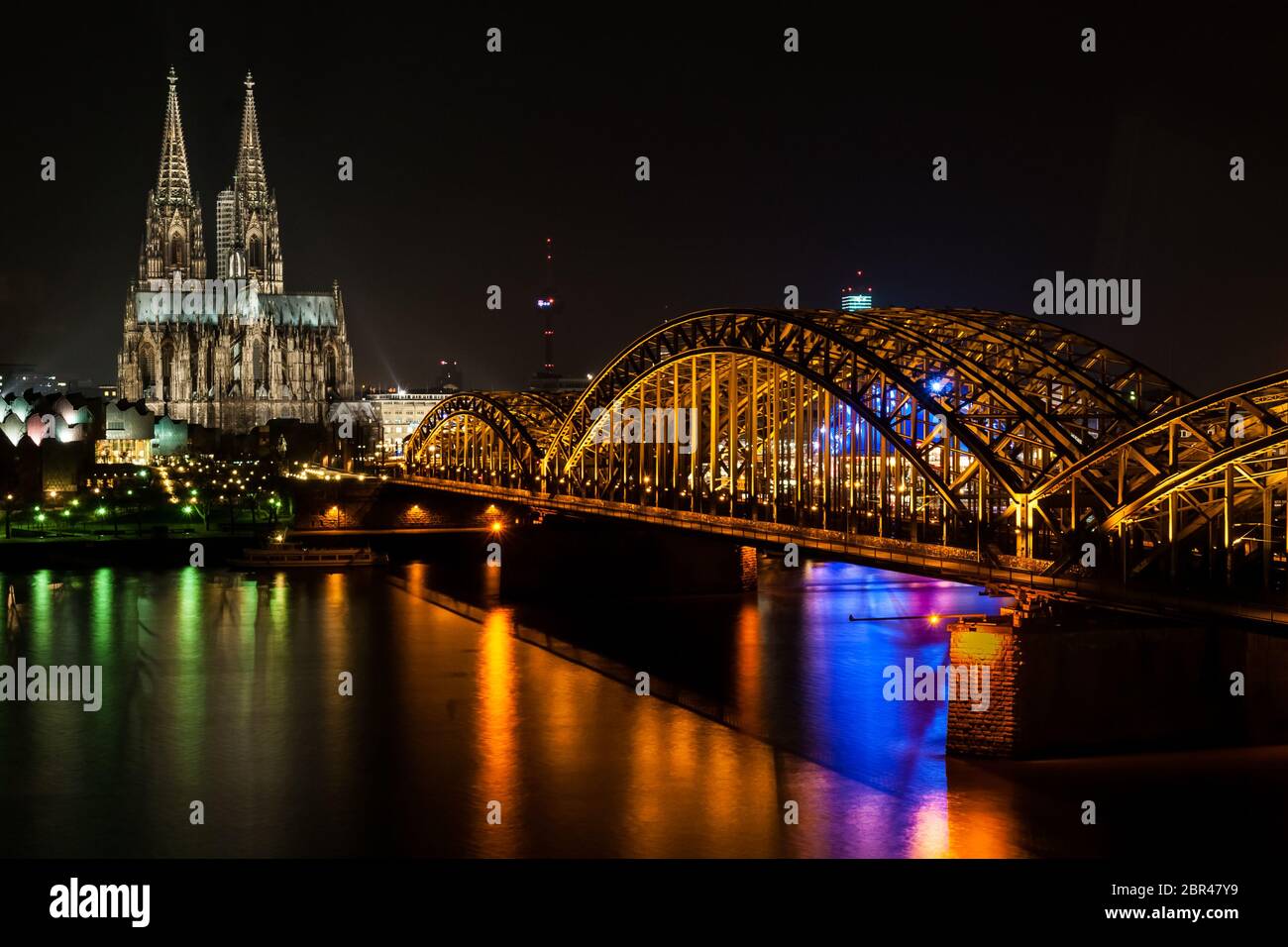 Cologne Cathedral and Hohenzollern Bridge at night Stock Photo - Alamy