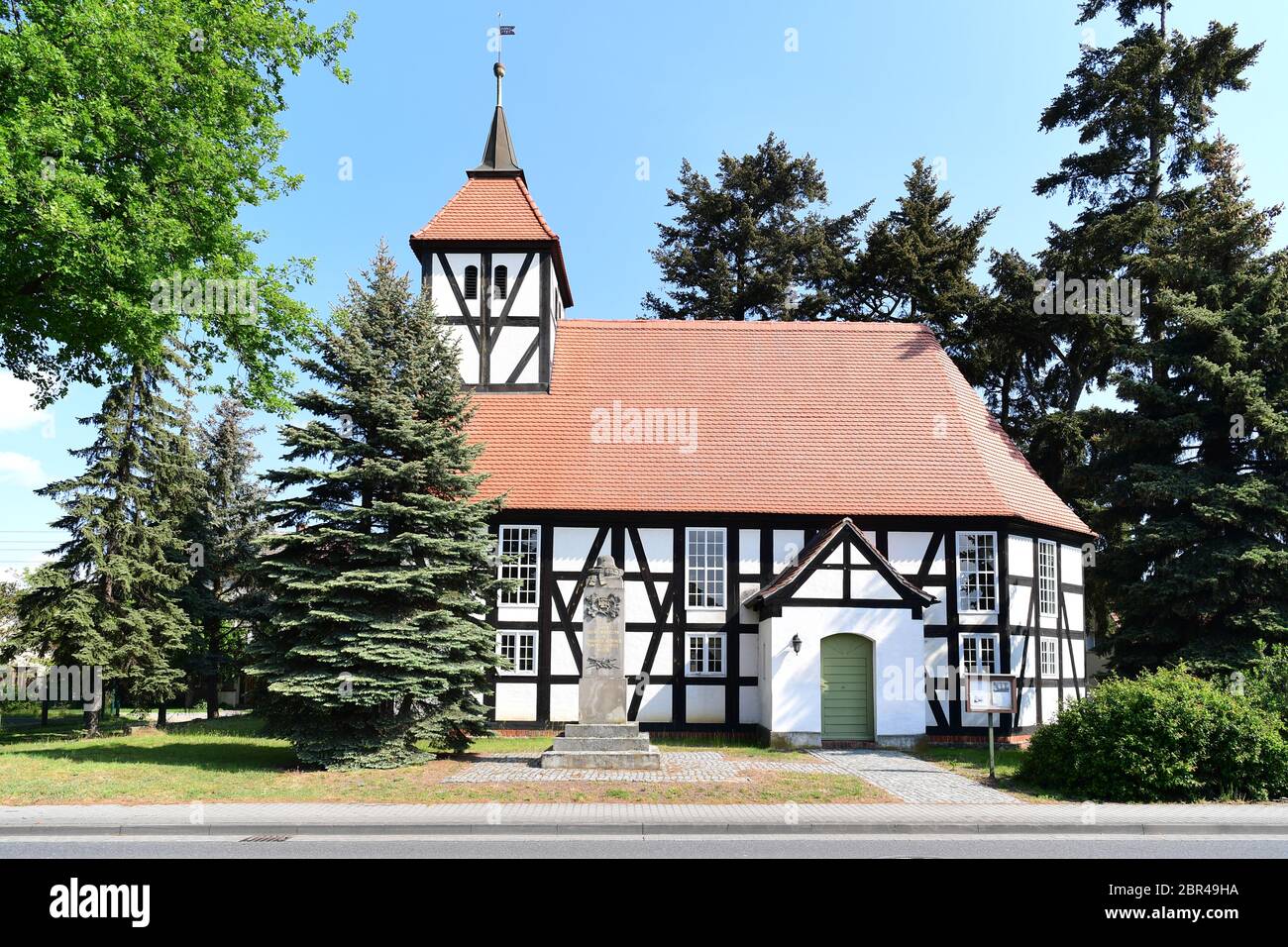 Luckau, Germany. 17th May, 2020. Between the Freiwalde junction and the ...