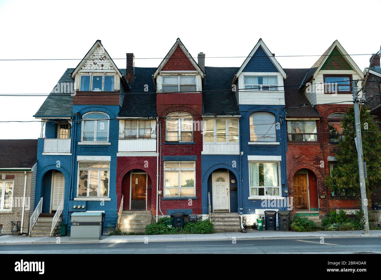 Toronto victorian houses hi-res stock photography and images - Alamy