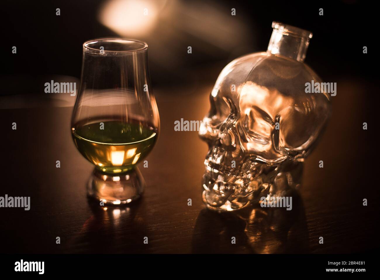 Skull shaped glass hi-res stock photography and images - Alamy