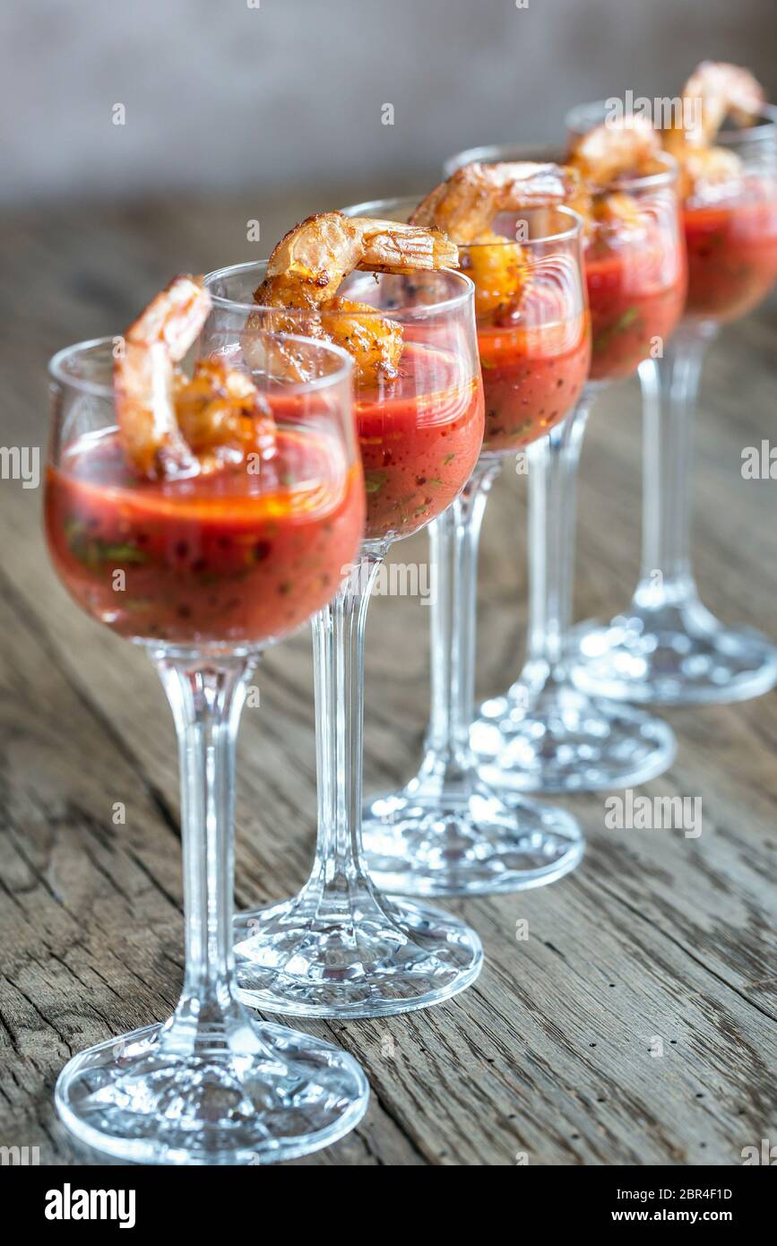 Restaurant food cocktails shrimp hi-res stock photography and images ...