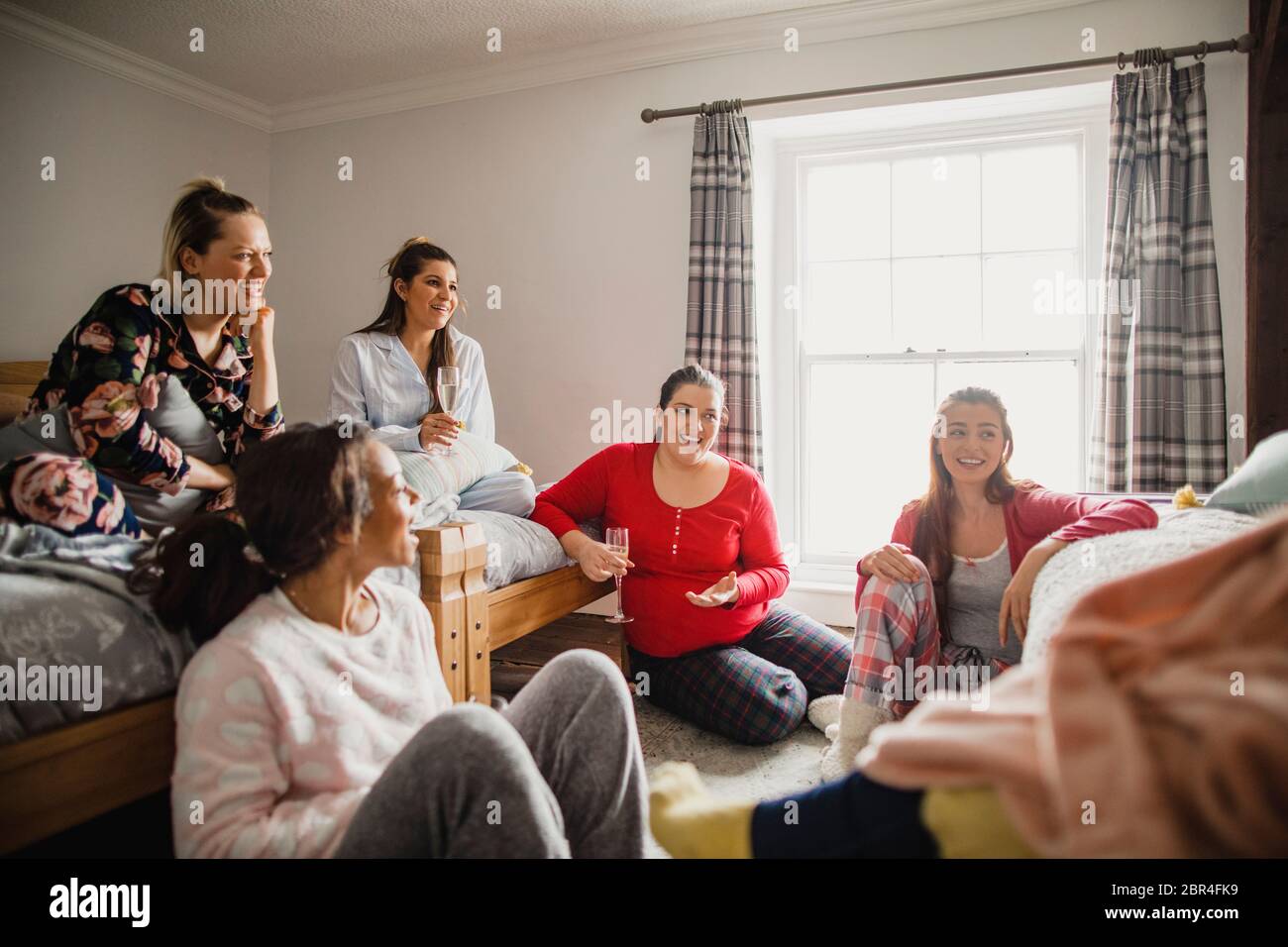 Girls night in hi-res stock photography and images - Alamy