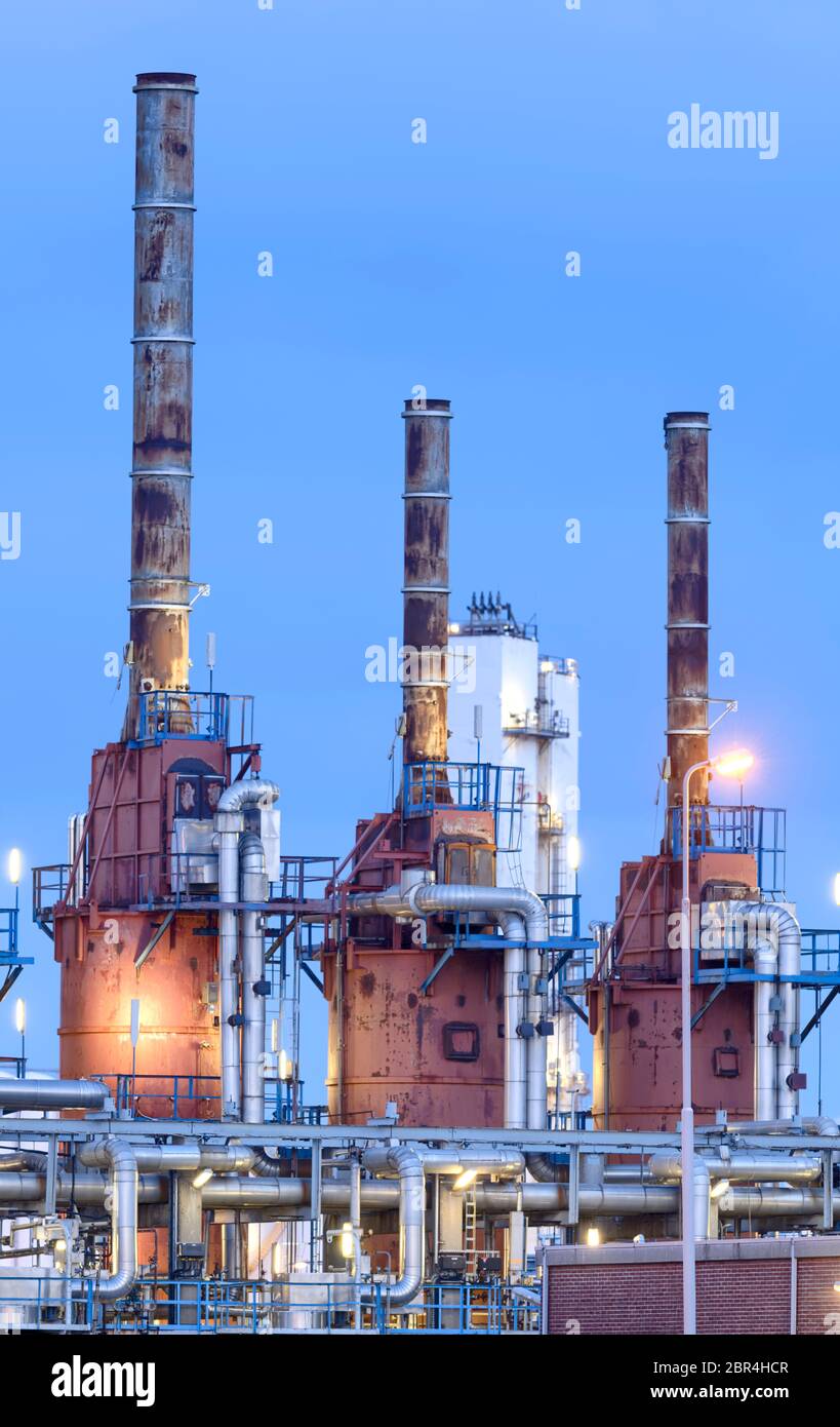 Chemistry installation hi-res stock photography and images - Alamy