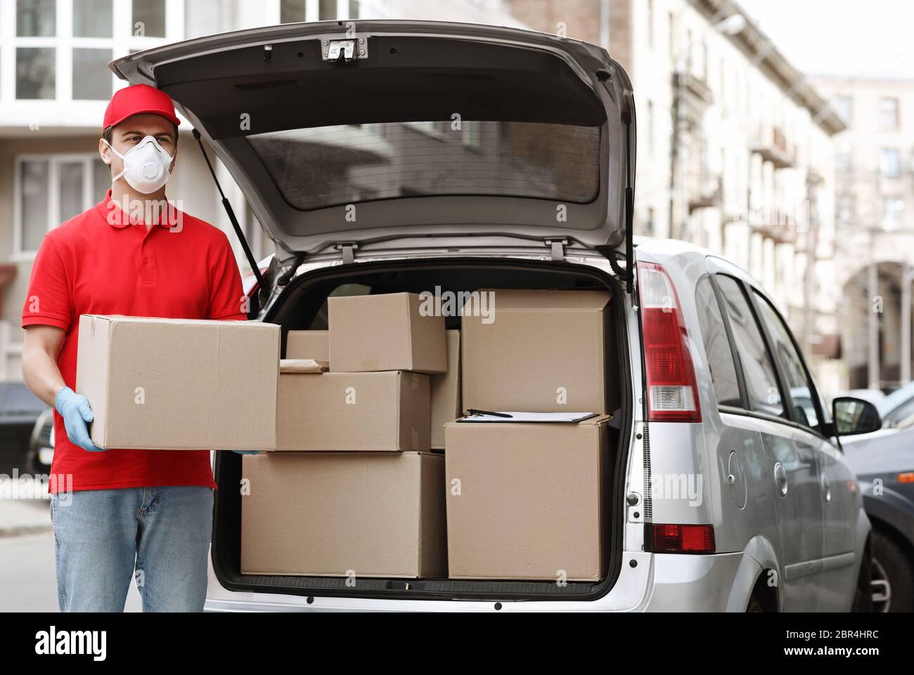 Parcel deliveries hi-res stock photography and images - Alamy