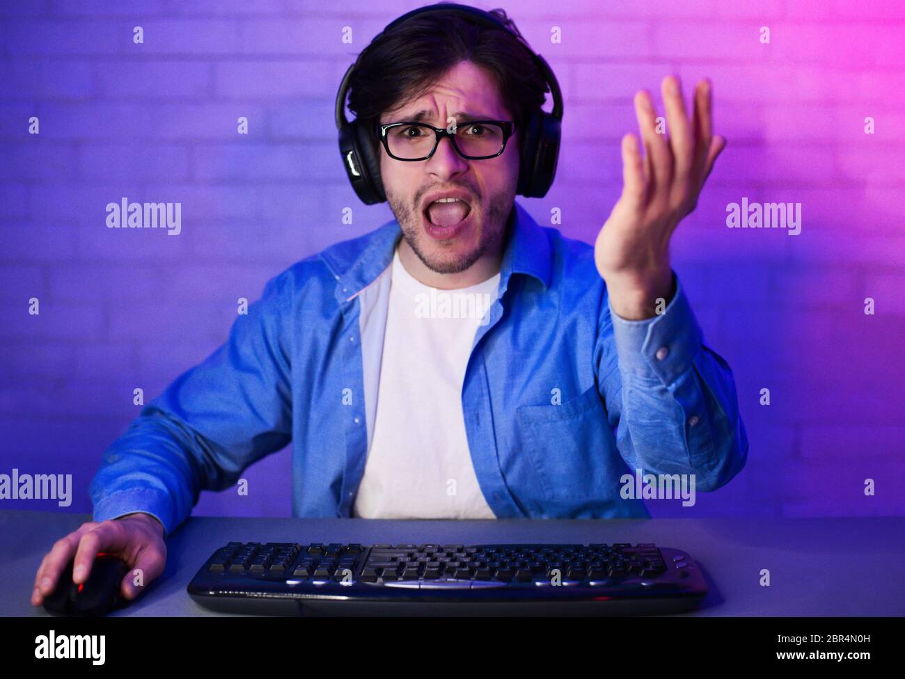 Angry gamer hi-res stock photography and images - Alamy