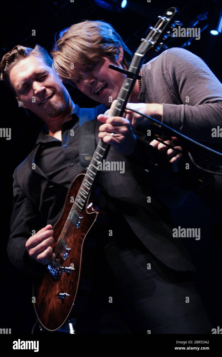 Hanson brothers hi-res stock photography and images - Alamy