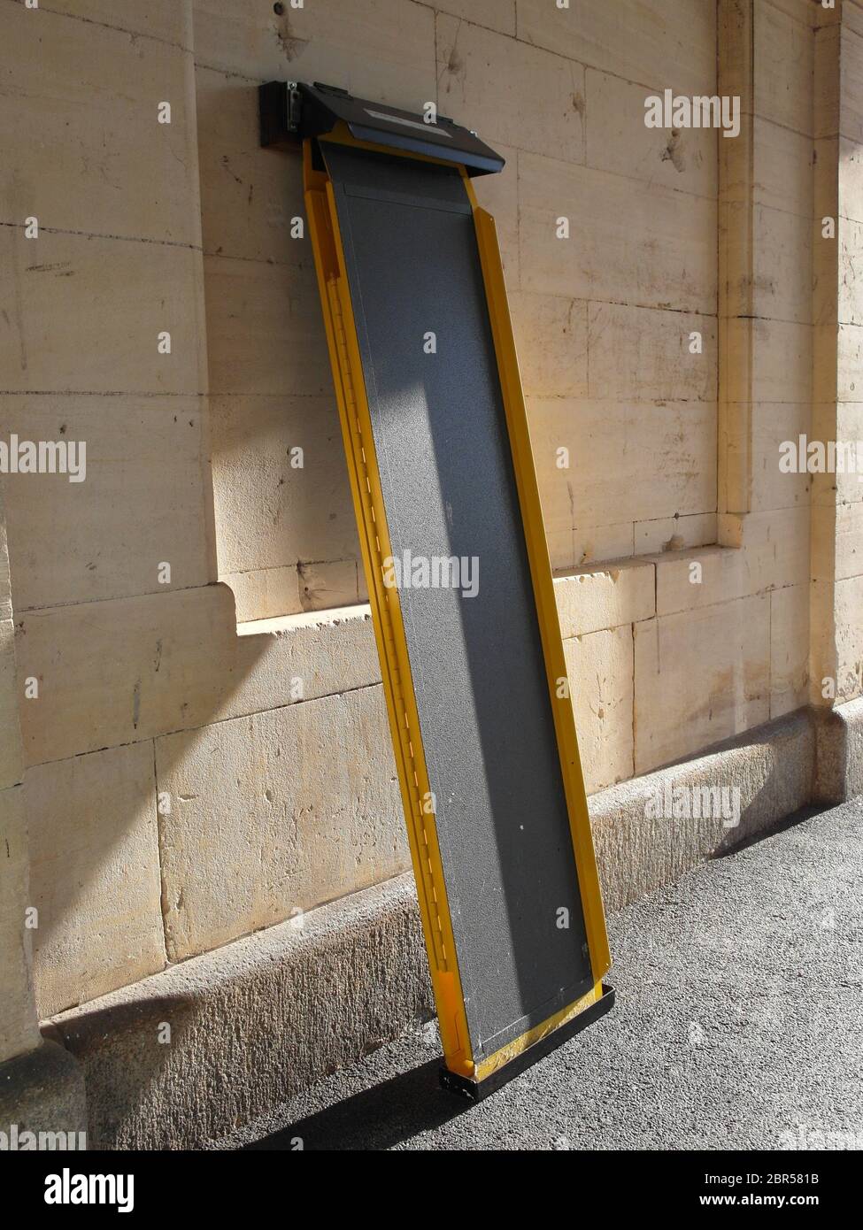 Wheelcahir access hi-res stock photography and images - Alamy