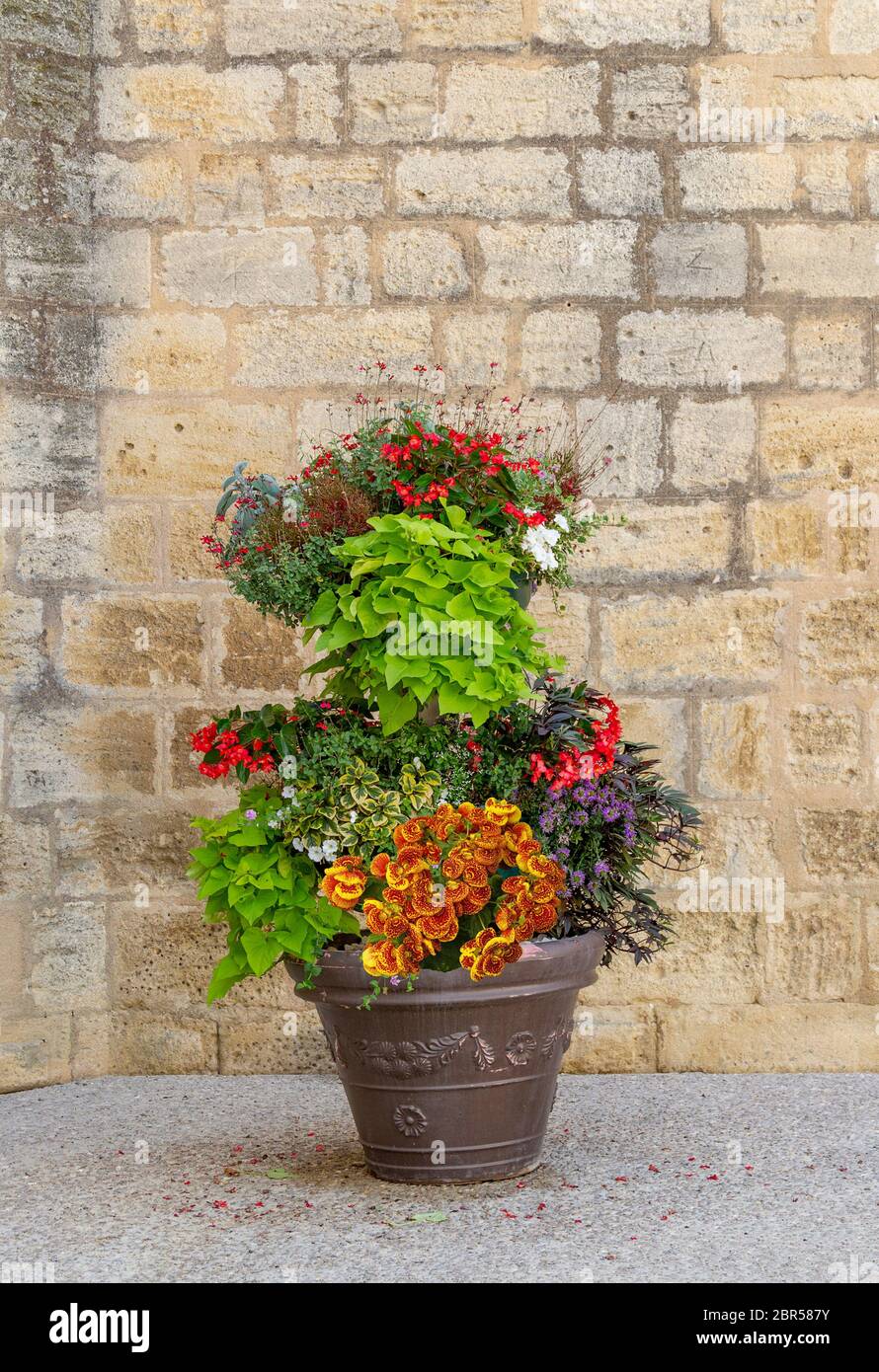 Adobe pot hi-res stock photography and images - Alamy