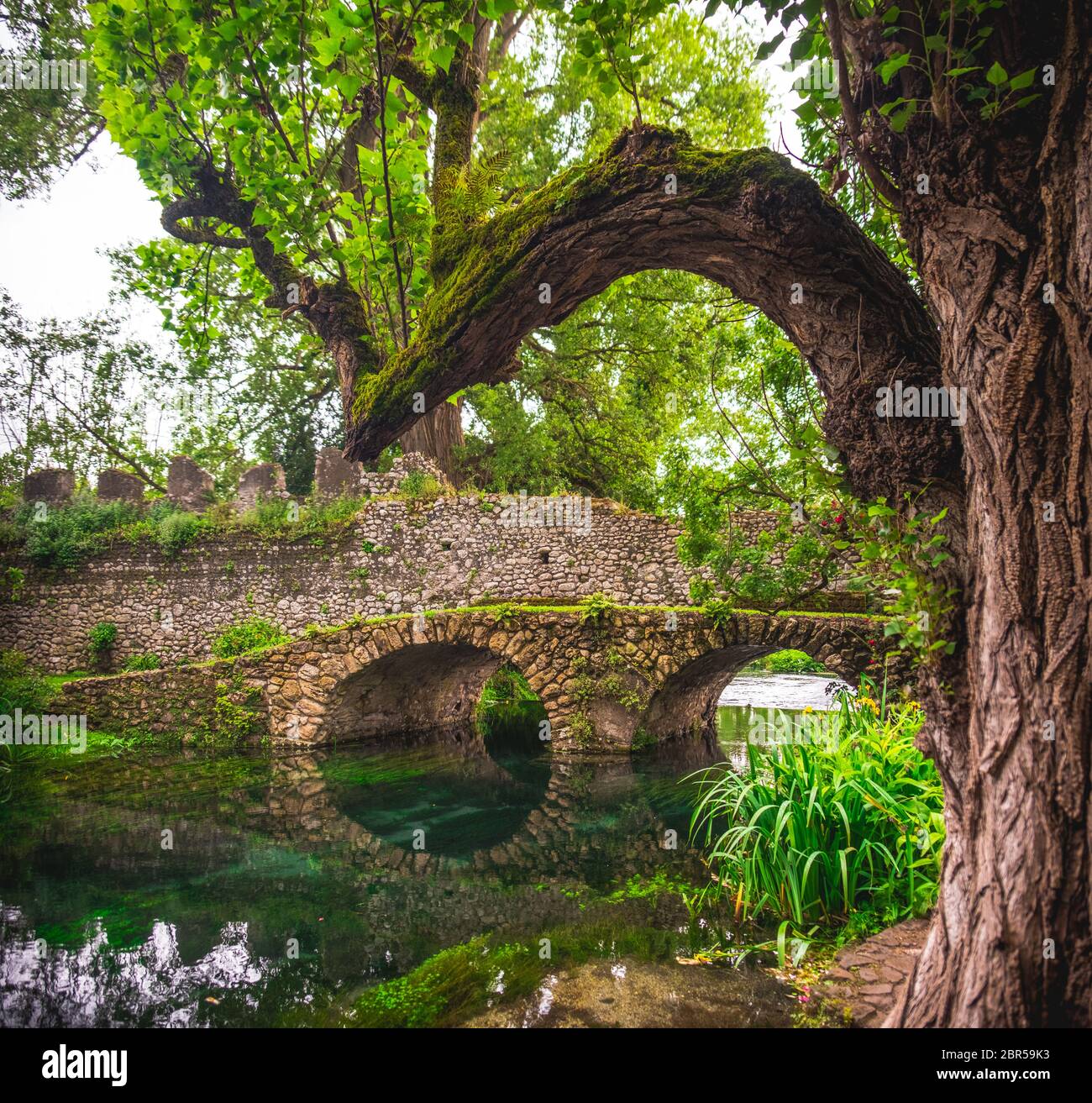 Squared stone bridge hi-res stock photography and images - Alamy