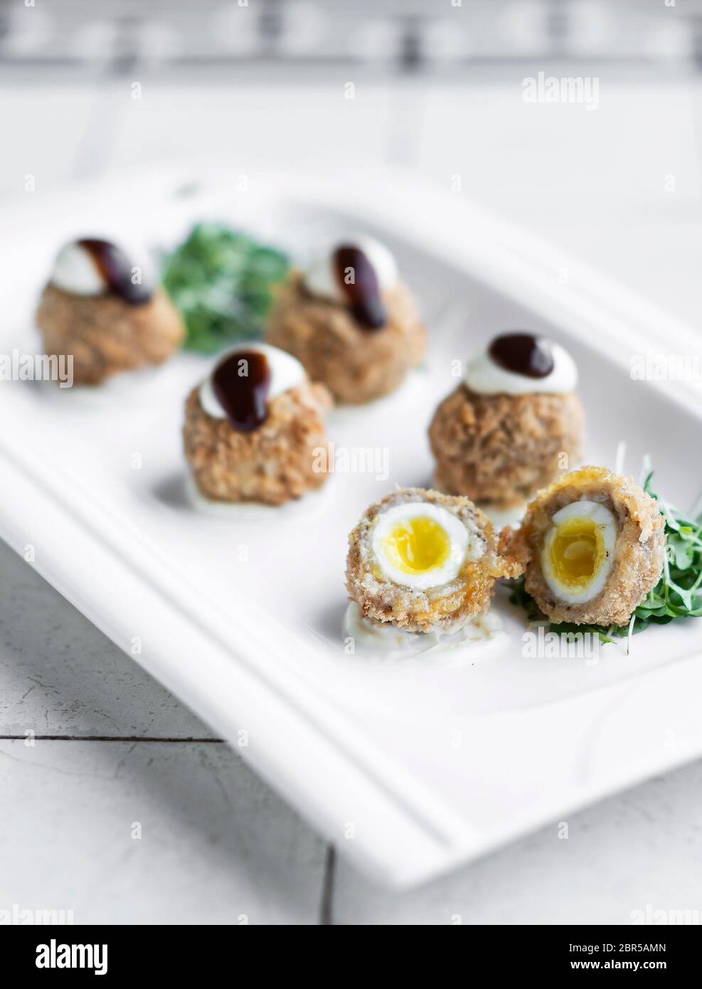 Modern food plating hi-res stock photography and images - Alamy