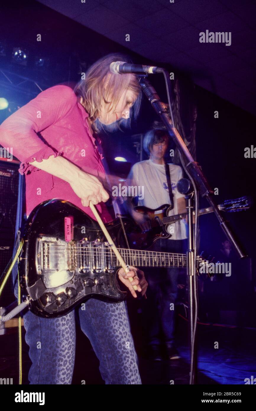 Sonic youth band 2000 hi-res stock photography and images - Alamy