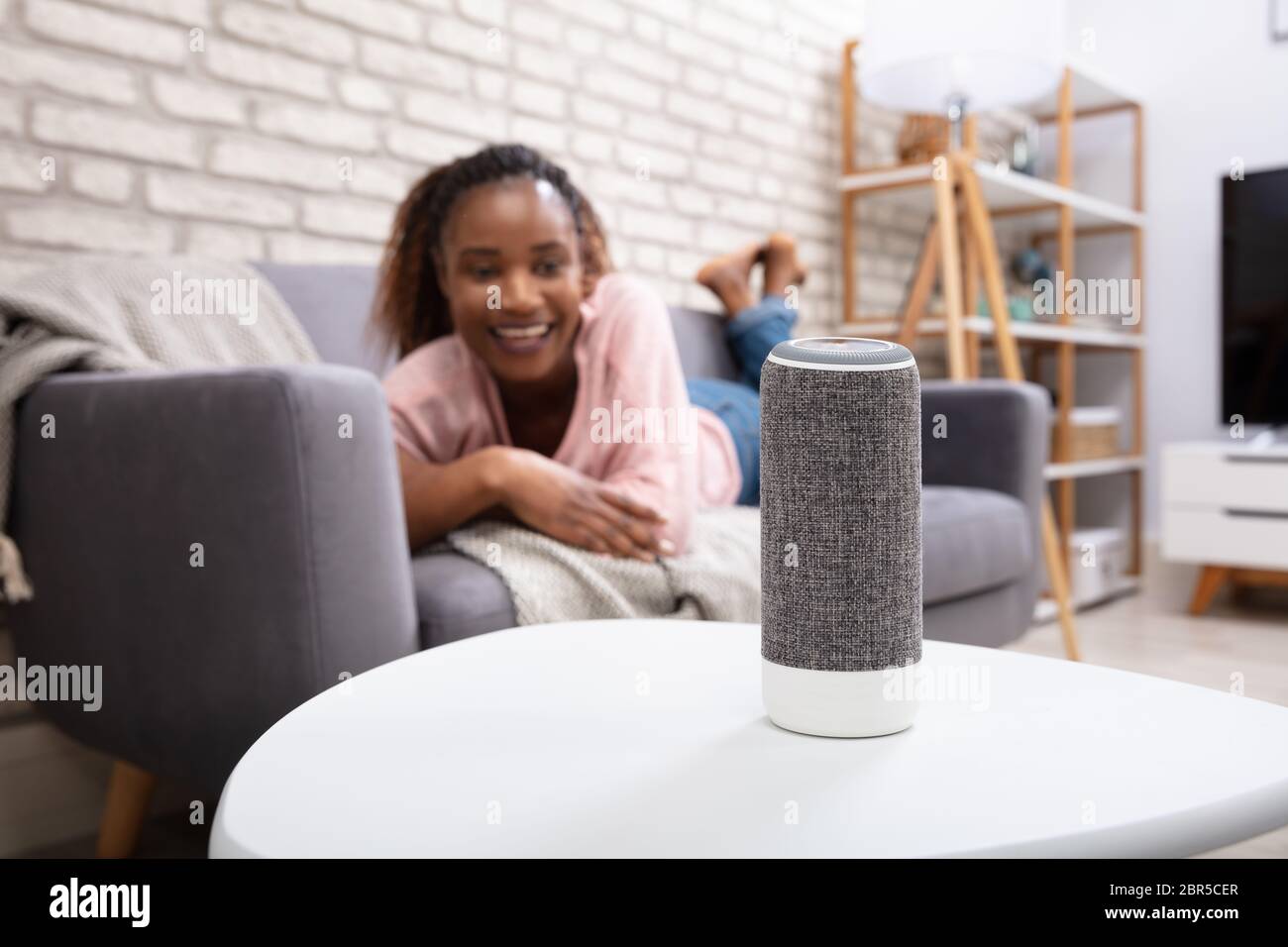 Black afro speaker hi-res stock photography and images - Alamy