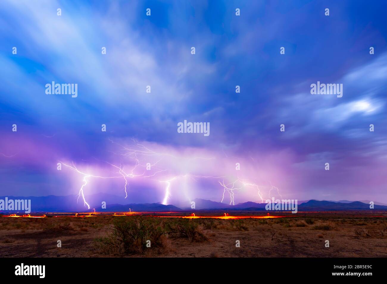 Lightning strikes mountain hi-res stock photography and images - Alamy