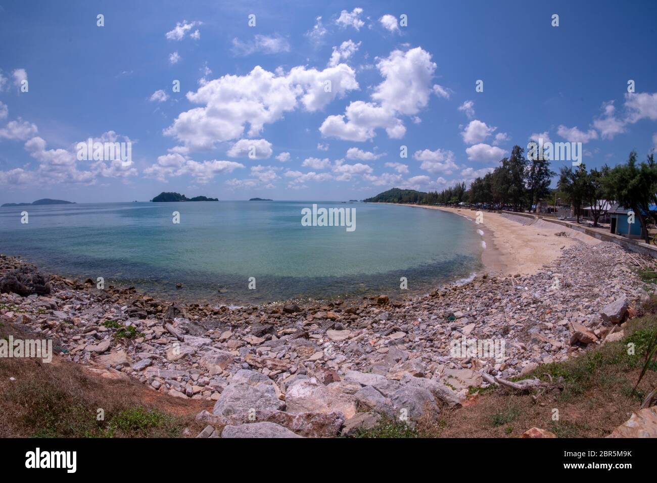 Rocks, beaches and emerald sea at Sairee Beach, Chumphon Province Stock ...