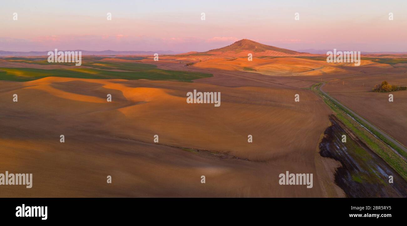 Steptoe Butte State Park is up there somewhere on top of the bluff ...